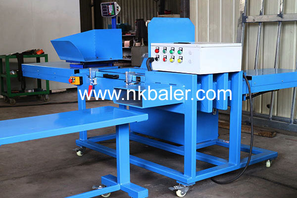 10kg Bale Of Textile Waste Cotton Rags Bagging Machine | Nick Baler ...
