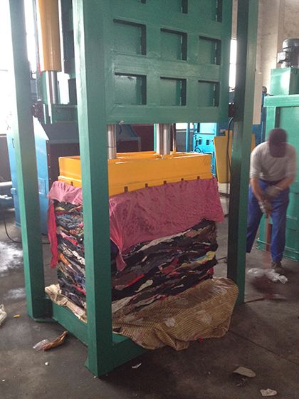 Used Clothes Lifting Chamber Baler Machine | Nick Machinery